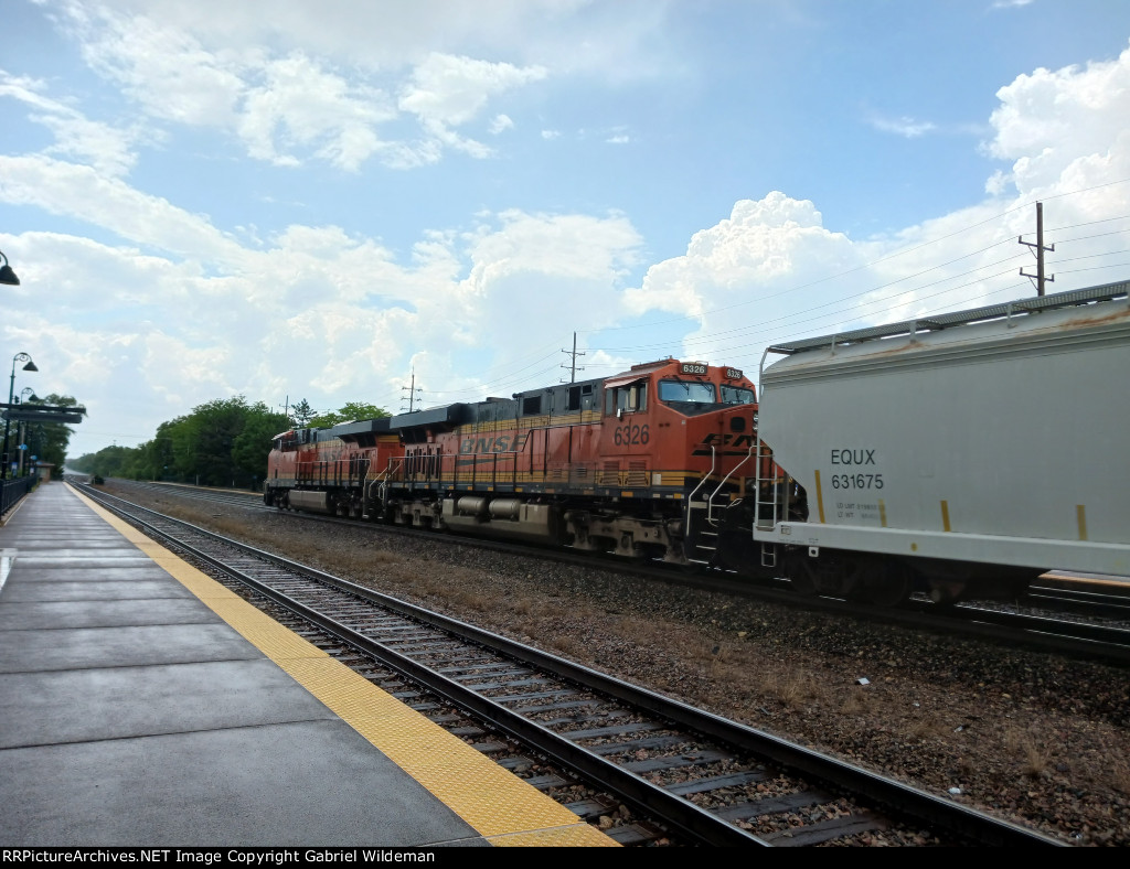 BNSF 6326 & BNSF 8286